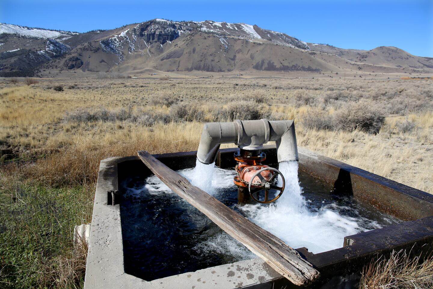 It's Feared a Vital Lake in Oregon Could Run Dry Within a Generation ...